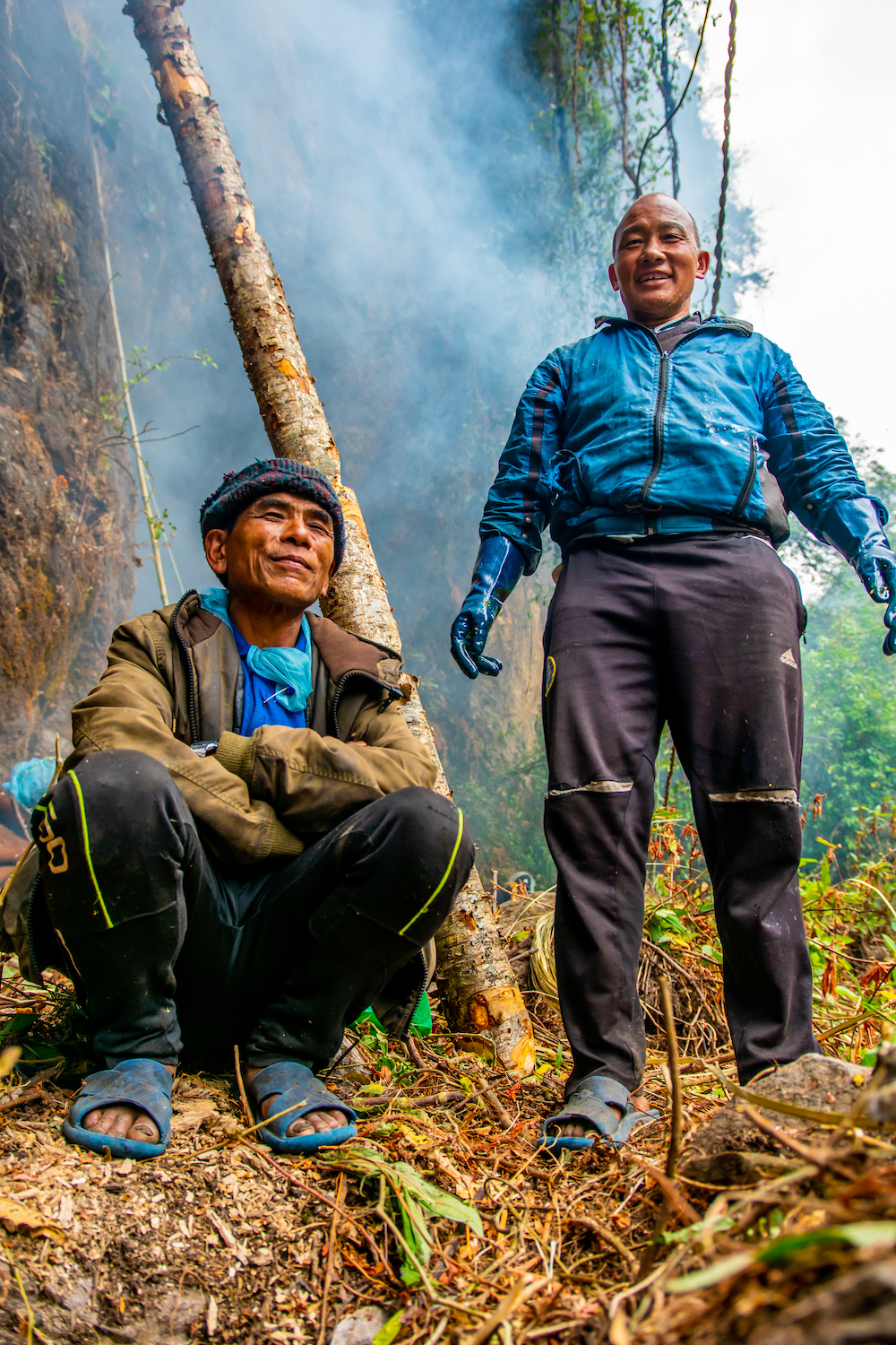 Mad Honey Hunters of Nepal - Photo Feature & Documentary - Nepal 8th Wonder